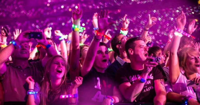 Cómo funcionan las xylobands, las pulseras luminosas de los recitales ...