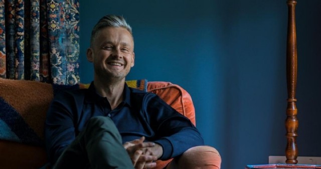 Tom Chaplin, estrenó un short film y anunció su nuevo álbum solista ...