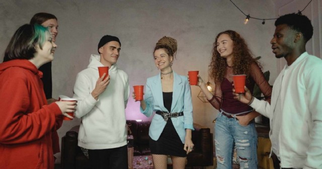 Quiénes integran la microgeneración "zillennial", una mina de oro para ...