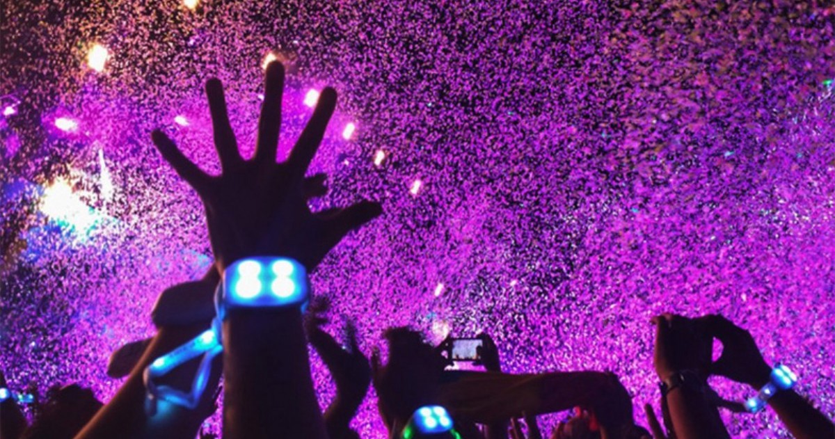 Cómo funcionan las xylobands, las pulseras luminosas de los recitales ...